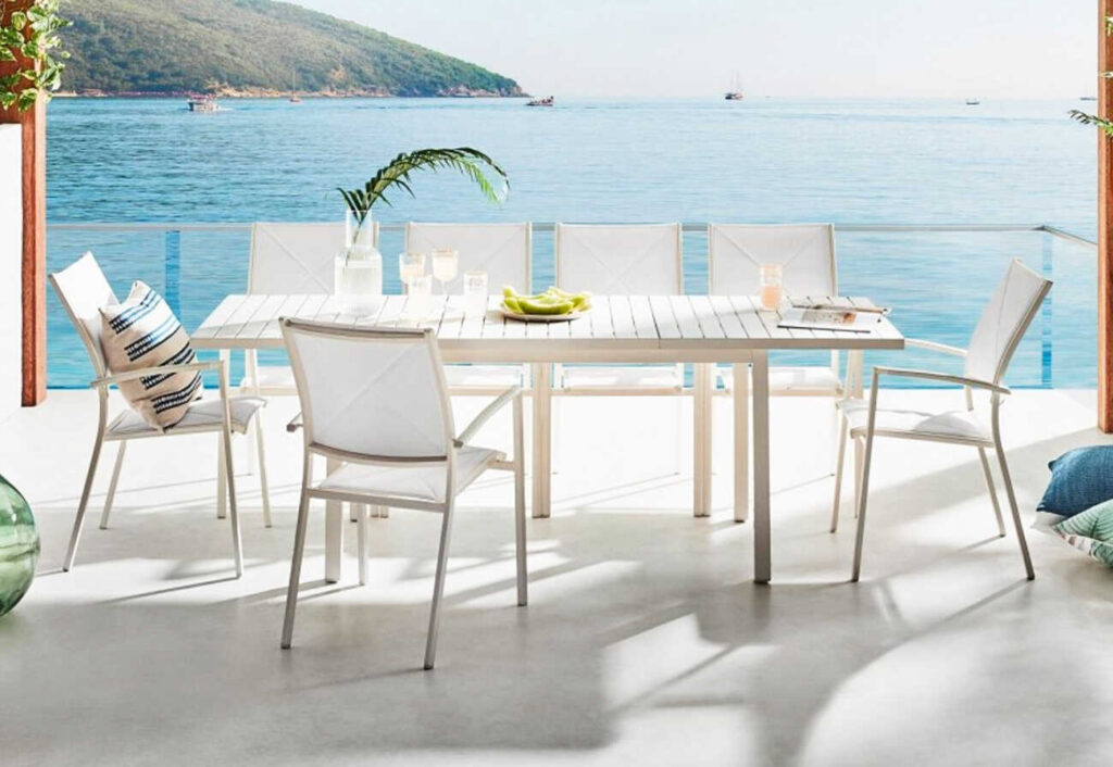 11 Best Extendable Outdoor Tables For Dining | Making Home